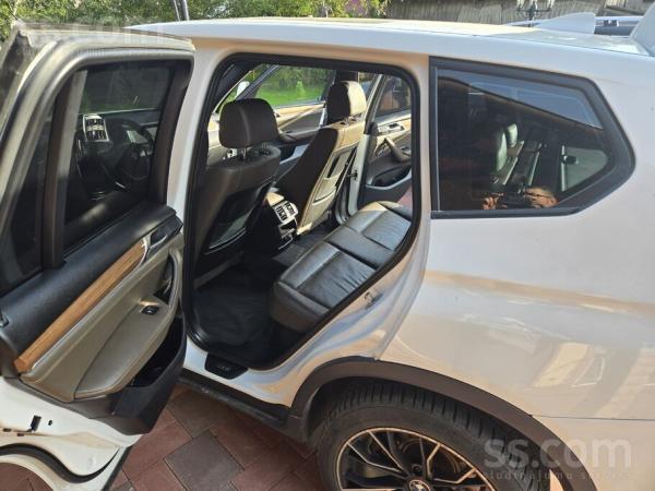 Balts BMW X3 2011 Dobele, ar dzinēja tilpumu 2.00 L un nobraukumu 280 tūkst. km par 9700 €, foto 7 vietnē AUTOMOTO.COM.LV