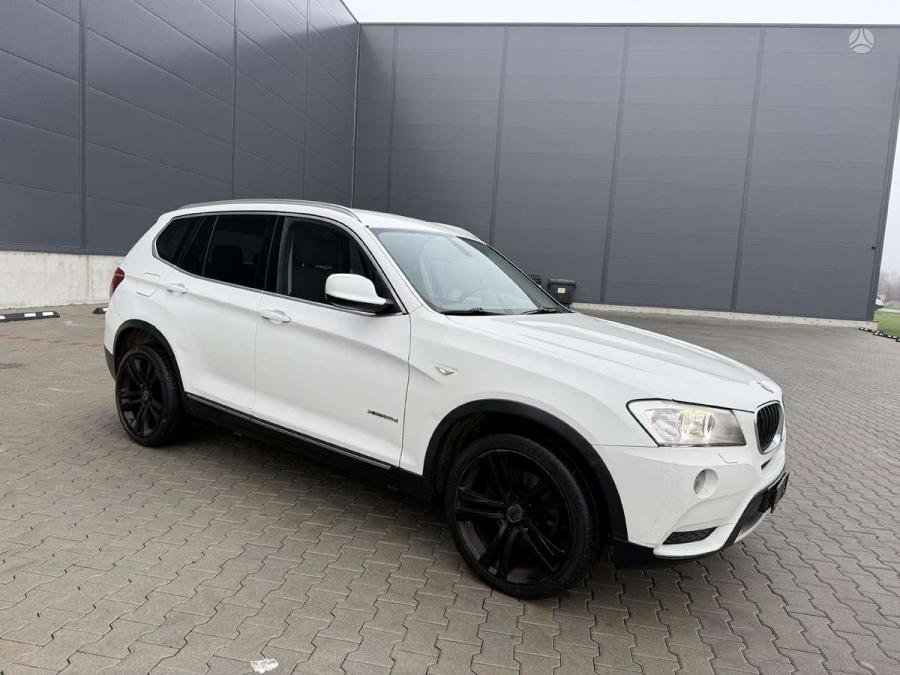 White BMW X3 2012 in Siauliai, with an engine capacity of 2.00 L and mileage of 208 thousand km for 7200 €, photo 3 on AUTOMOTO.COM.LV