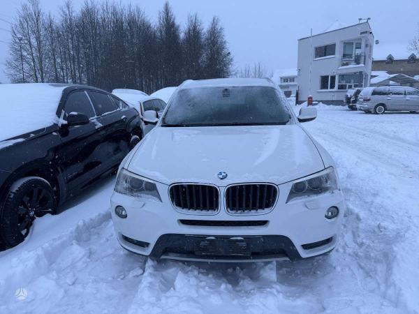 White BMW X3 2012 in Siauliai, with an engine capacity of 2.00 L and mileage of 208 thousand km for 7200 €, photo 3 on AUTOMOTO.COM.LV
