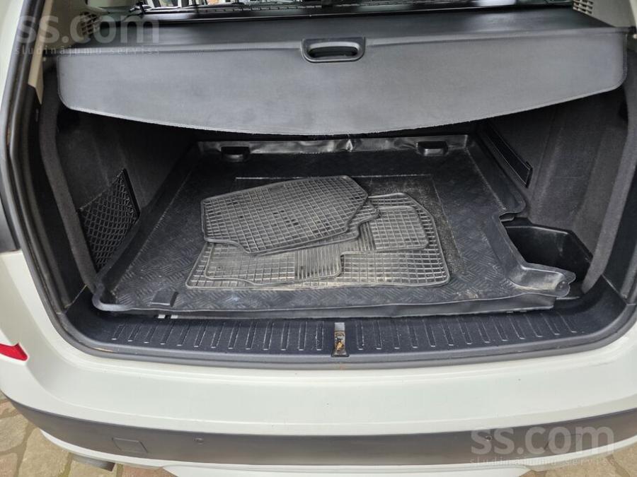 White BMW X3 2012 in Ogre, with an engine capacity of 2.00 L and mileage of 396 thousand km for 8000 €, photo 16 on AUTOMOTO.COM.LV