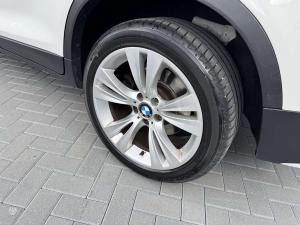 White BMW X3 2012 in Telschi, with an engine capacity of 2.99 L and mileage of 252 thousand km for 9300 €, photo 16 on AUTOMOTO.COM.LV