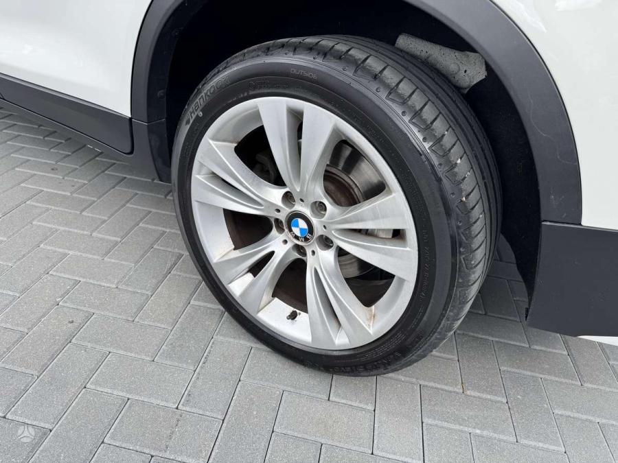 White BMW X3 2012 in Telschi, with an engine capacity of 2.99 L and mileage of 252 thousand km for 9300 €, photo 16 on AUTOMOTO.COM.LV