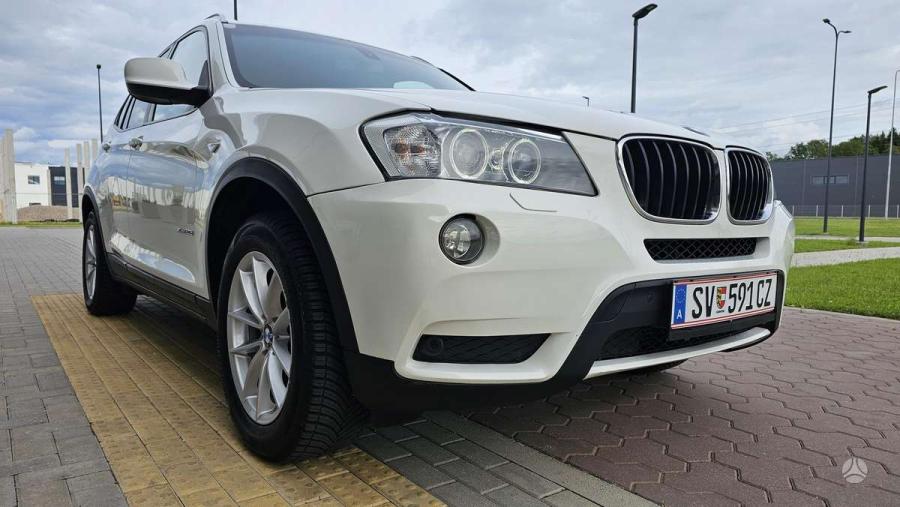White BMW X3 2012 in Kaunas, with an engine capacity of 2.00 L and mileage of 278 thousand km for 8750 €, photo 5 on AUTOMOTO.COM.LV