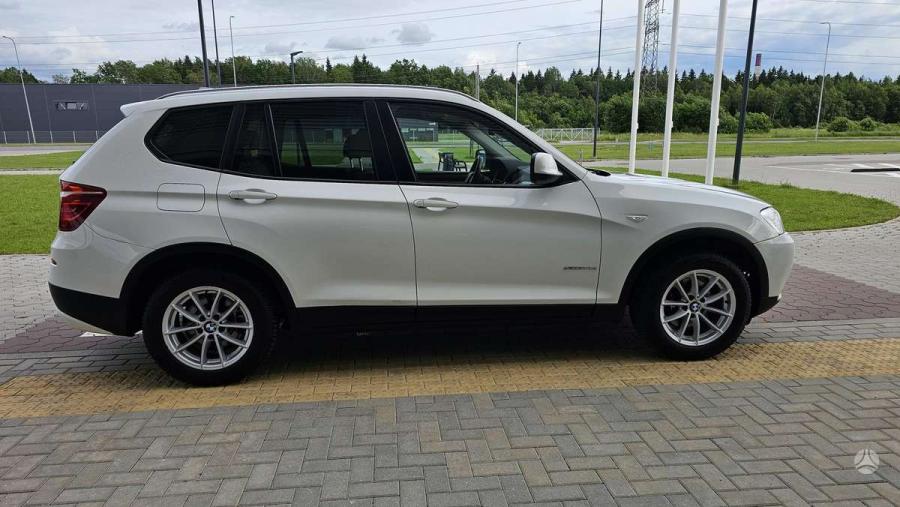 White BMW X3 2012 in Kaunas, with an engine capacity of 2.00 L and mileage of 278 thousand km for 8750 €, photo 9 on AUTOMOTO.COM.LV