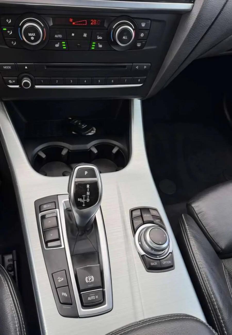 Balts BMW X3 2012 Telšiai, ar dzinēja tilpumu 3.00 L un nobraukumu 251 tūkst. km par 9290 €, foto 18 vietnē AUTOMOTO.COM.LV