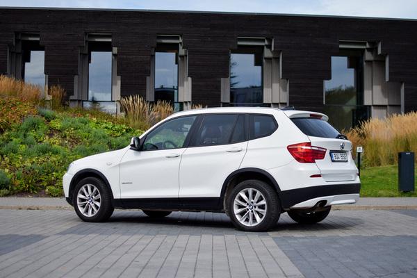 Balts BMW X3 2012 Saue, ar dzinēja tilpumu 2.00 L un nobraukumu 352 tūkst. km par 10000 €, foto 6 vietnē AUTOMOTO.COM.LV