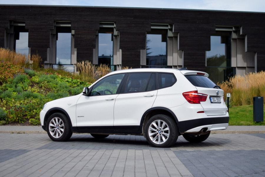 Balts BMW X3 2012 Saue, ar dzinēja tilpumu 2.00 L un nobraukumu 352 tūkst. km par 10000 €, foto 6 vietnē AUTOMOTO.COM.LV