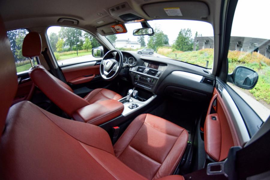 Balts BMW X3 2012 Saue, ar dzinēja tilpumu 2.00 L un nobraukumu 352 tūkst. km par 10000 €, foto 7 vietnē AUTOMOTO.COM.LV
