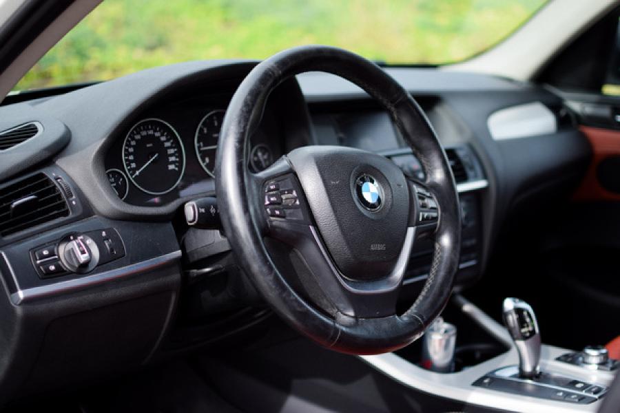 Balts BMW X3 2012 Saue, ar dzinēja tilpumu 2.00 L un nobraukumu 352 tūkst. km par 10000 €, foto 8 vietnē AUTOMOTO.COM.LV