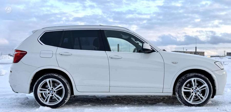 White BMW X3 2013 in Taurage, with an engine capacity of 2.00 L and mileage of 273 thousand km for 9900 €, photo 12 on AUTOMOTO.COM.LV