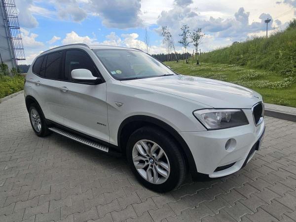 White BMW X3 2013 in Vilnius, with an engine capacity of 2.00 L and mileage of 258 thousand km for 9200 €, photo 8 on AUTOMOTO.COM.LV