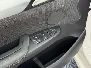 Balts BMW X3 2013 Marijampole, ar dzinēja tilpumu 2.00 L un nobraukumu 316 tūkst. km par 12350 €, foto 25 vietnē AUTOMOTO.COM.LV