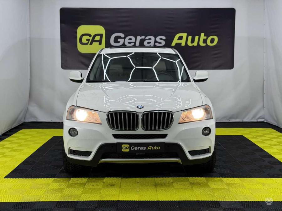 White BMW X3 2013 in Vilnius, with an engine capacity of 2.00 L and mileage of 174 thousand km for 8400 €, photo 8 on AUTOMOTO.COM.LV