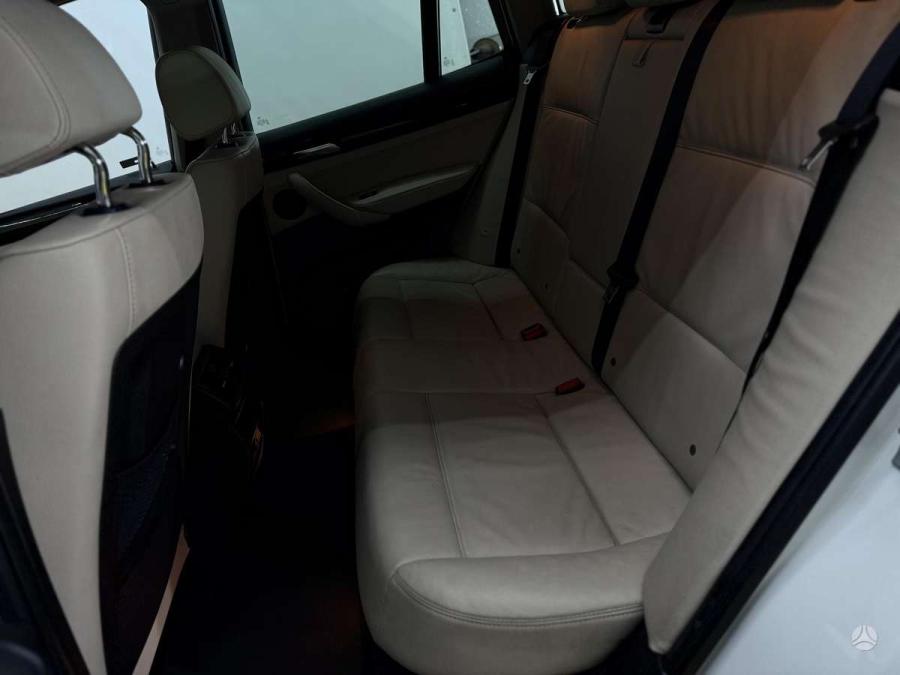 White BMW X3 2013 in Vilnius, with an engine capacity of 2.00 L and mileage of 174 thousand km for 8400 €, photo 12 on AUTOMOTO.COM.LV