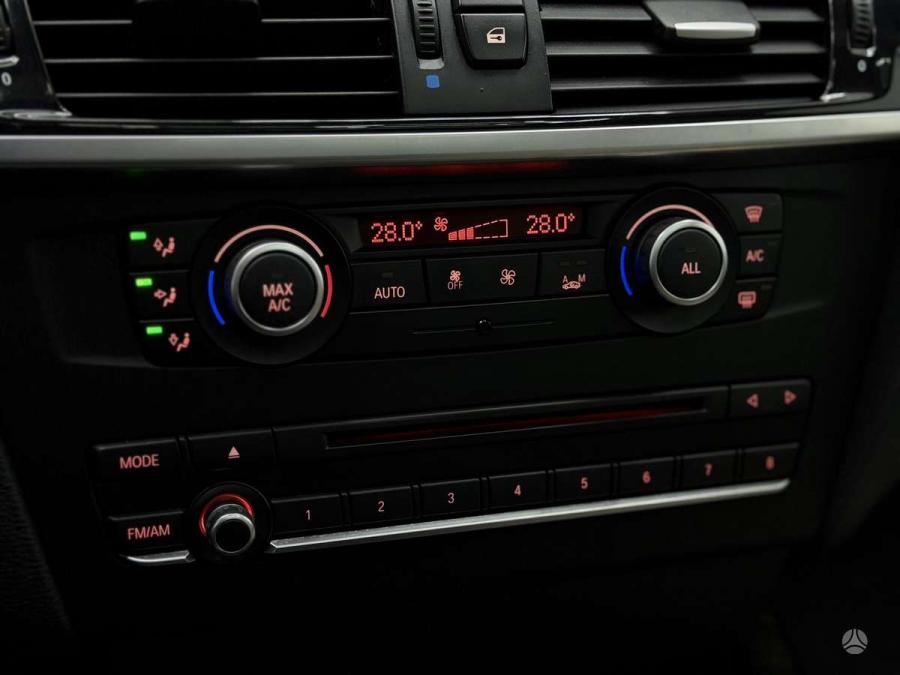 White BMW X3 2013 in Vilnius, with an engine capacity of 2.00 L and mileage of 174 thousand km for 8400 €, photo 25 on AUTOMOTO.COM.LV