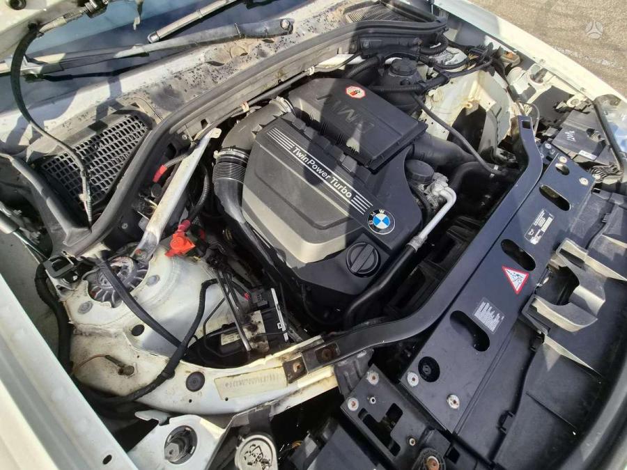 Balts BMW X3 2013 Viļņa, ar dzinēja tilpumu 2.98 L un nobraukumu 276 tūkst. km par 6550 €, foto 27 vietnē AUTOMOTO.COM.LV