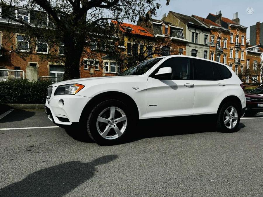 White BMW X3 2014 in Vilnius, with an engine capacity of 2.00 L and mileage of 170 thousand km for 10500 €, photo 4 on AUTOMOTO.COM.LV