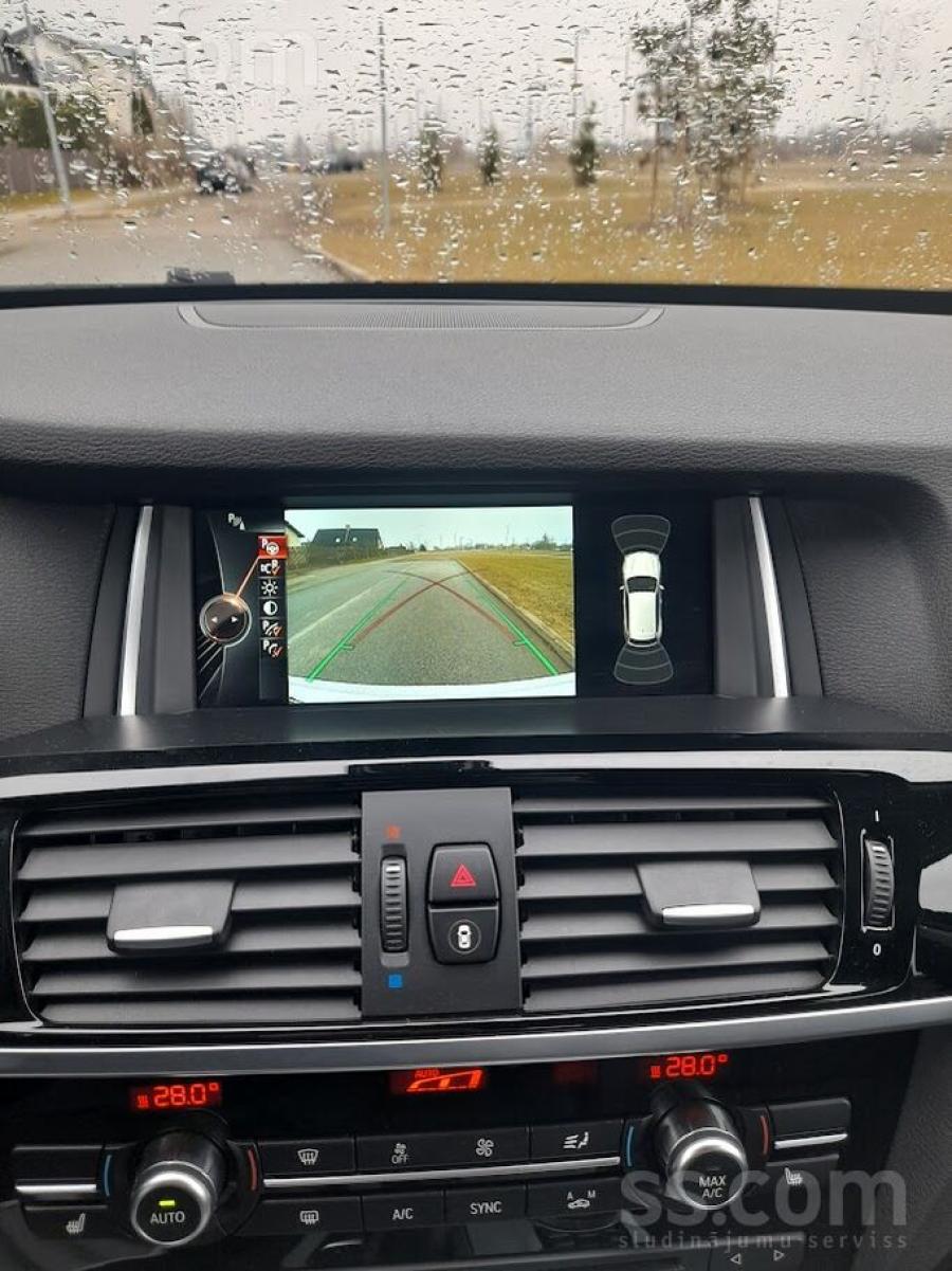 White BMW X3 2014 in Riga, with an engine capacity of 3.00 L and mileage of 240 thousand km for 14990 €, photo 15 on AUTOMOTO.COM.LV