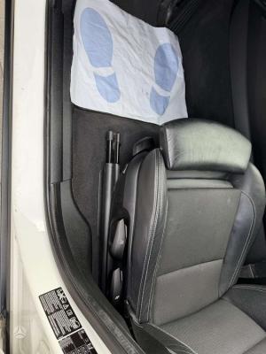 White BMW X3 2014 in Vievis, with an engine capacity of 2.00 L and mileage of 148 thousand km for 13200 €, photo 15 on AUTOMOTO.COM.LV