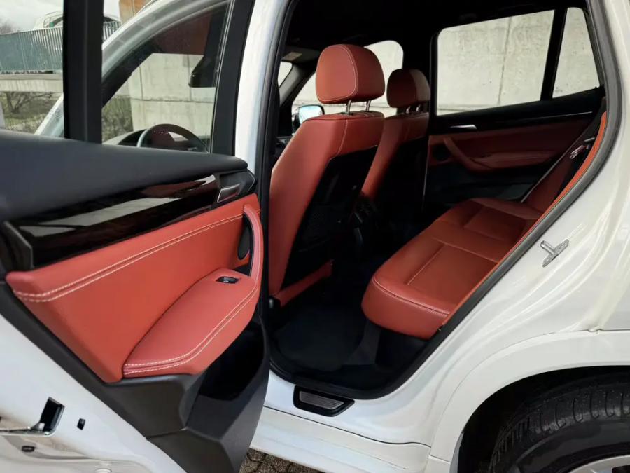 White BMW X3 2014 in Riga, with an engine capacity of 2.00 L and mileage of 260 thousand km for 14300 €, photo 10 on AUTOMOTO.COM.LV