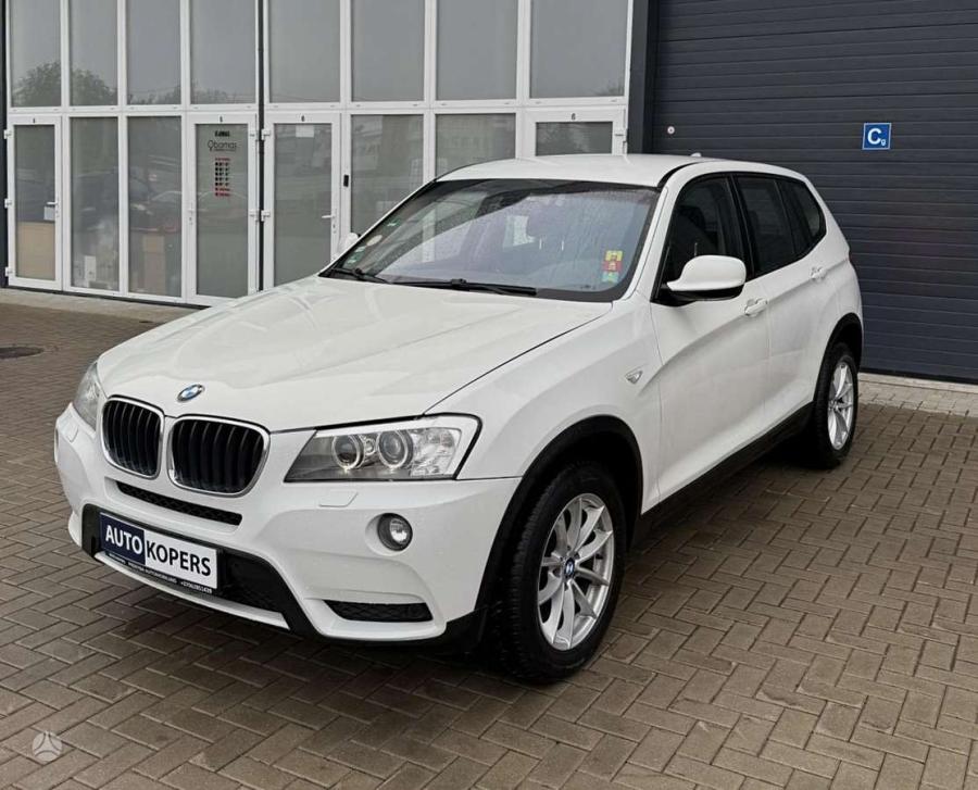 White BMW X3 2014 in Kaunas, with an engine capacity of 2.00 L and mileage of 300 thousand km for 9700 €, photo 4 on AUTOMOTO.COM.LV