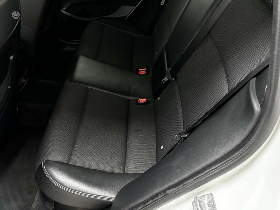 White BMW X3 2014 in Utena, with an engine capacity of 2.00 L and mileage of 290 thousand km for 9600 €, photo 12 on AUTOMOTO.COM.LV