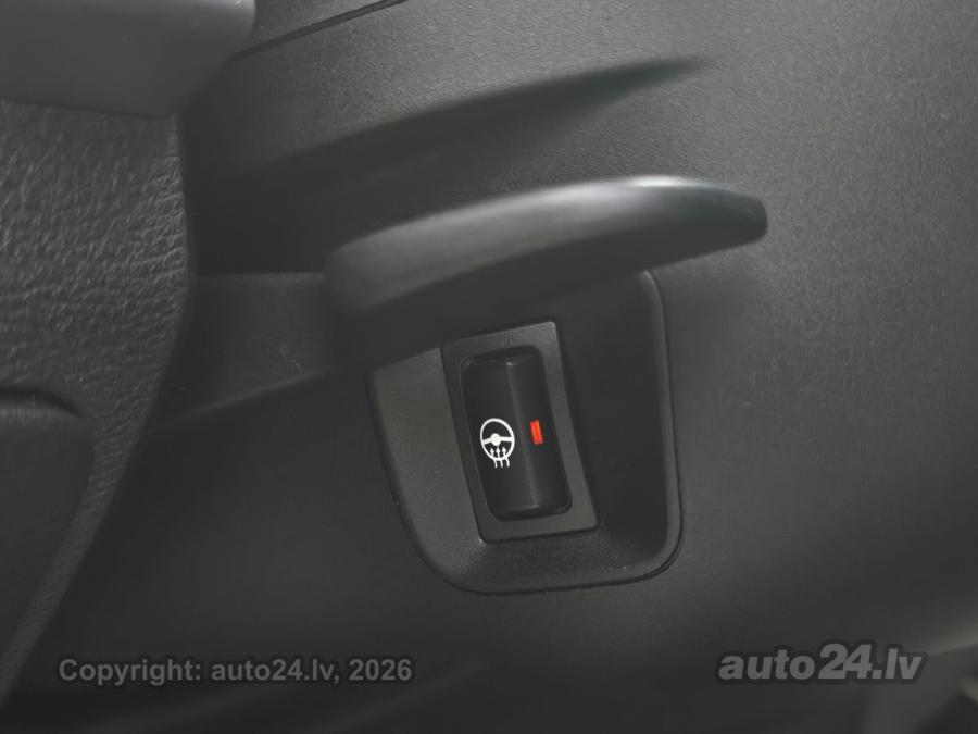 White BMW X3 2015 in Tallinn, with an engine capacity of 2.00 L and mileage of 223 thousand km for 12990 €, photo 25 on AUTOMOTO.COM.LV