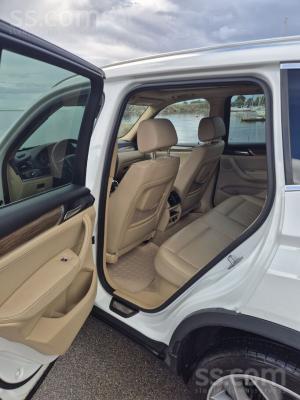White BMW X3 2015 in Talsi, with an engine capacity of 2.00 L and mileage of 192 thousand km for 14000 €, photo 9 on AUTOMOTO.COM.LV