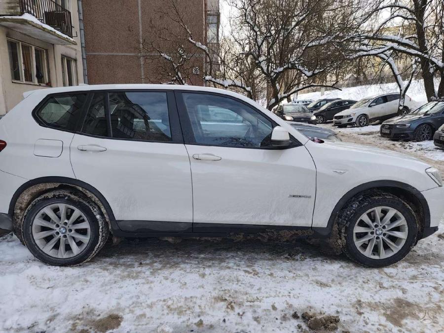 White BMW X3 2016 in Kaunas, with an engine capacity of 2.00 L and mileage of 215 thousand km for 13000 €, photo 8 on AUTOMOTO.COM.LV