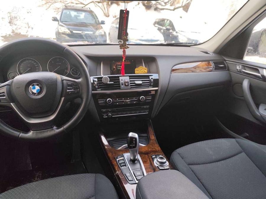 White BMW X3 2016 in Kaunas, with an engine capacity of 2.00 L and mileage of 215 thousand km for 13000 €, photo 9 on AUTOMOTO.COM.LV