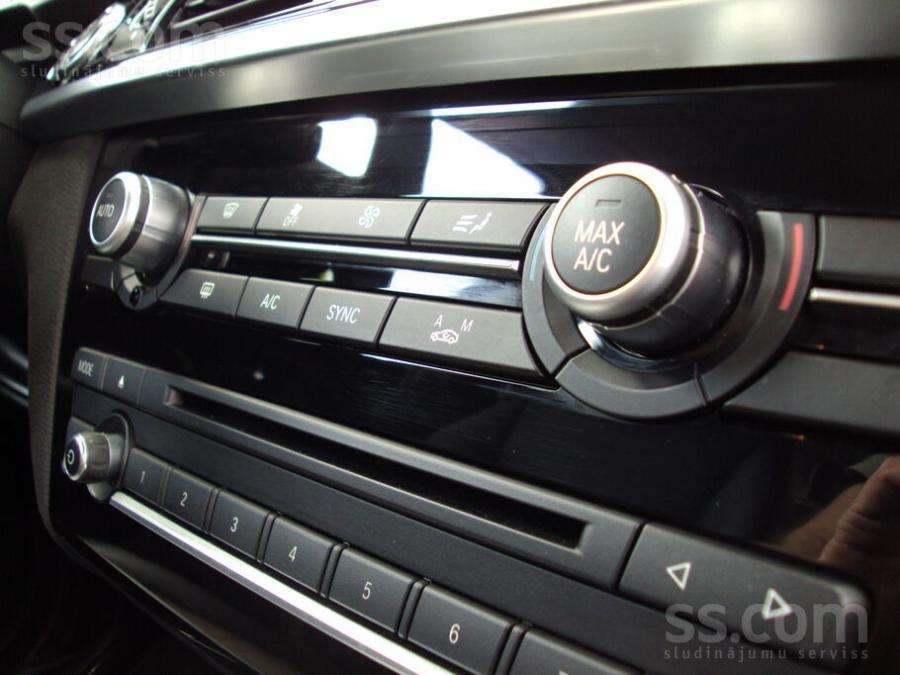 White BMW X3 2016 in Riga, with an engine capacity of 2.00 L and mileage of 215 thousand km for 13200 €, photo 8 on AUTOMOTO.COM.LV