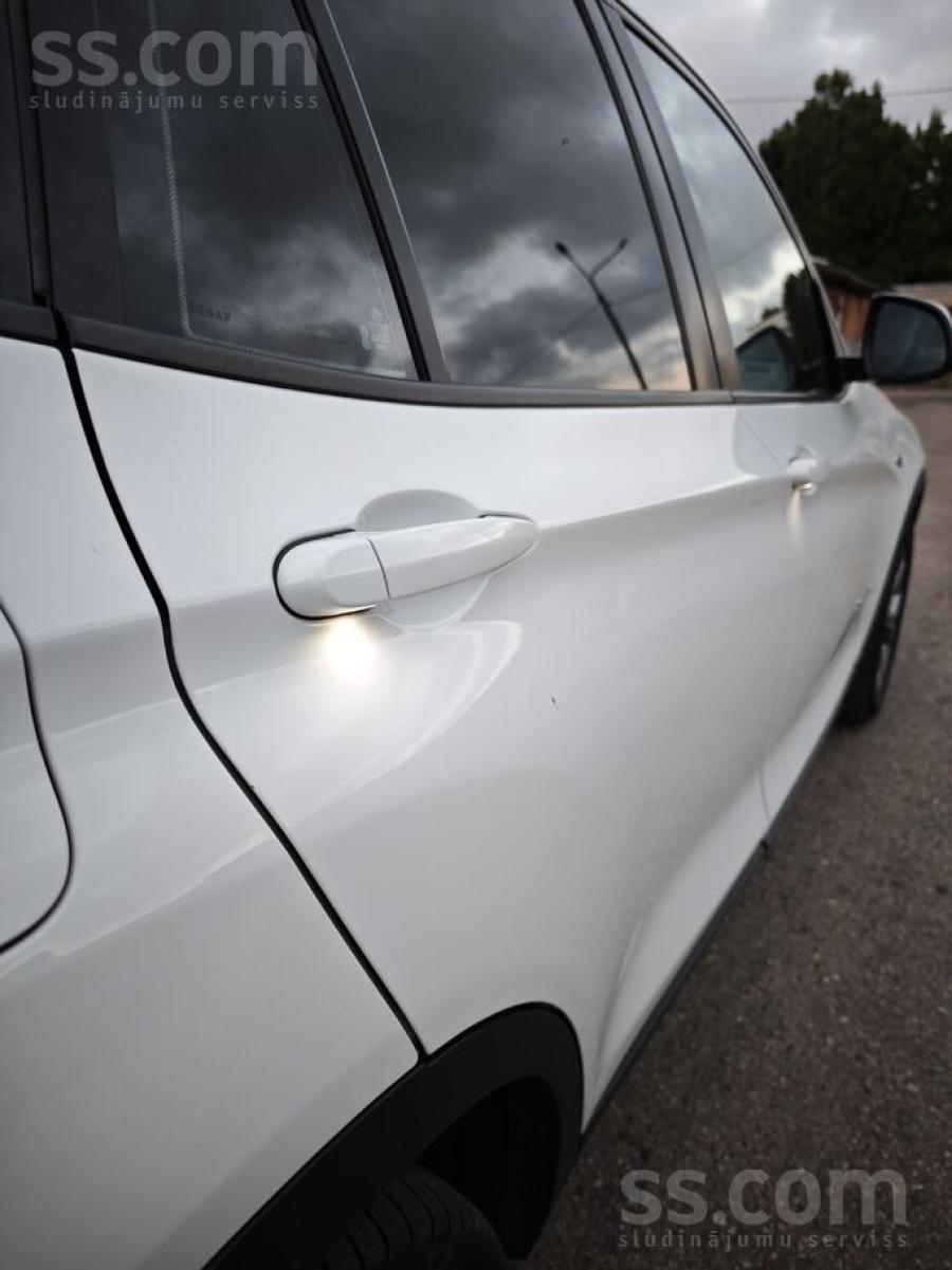White BMW X3 2016 in Riga, with an engine capacity of 2.00 L and mileage of 218 thousand km for 15700 €, photo 29 on AUTOMOTO.COM.LV
