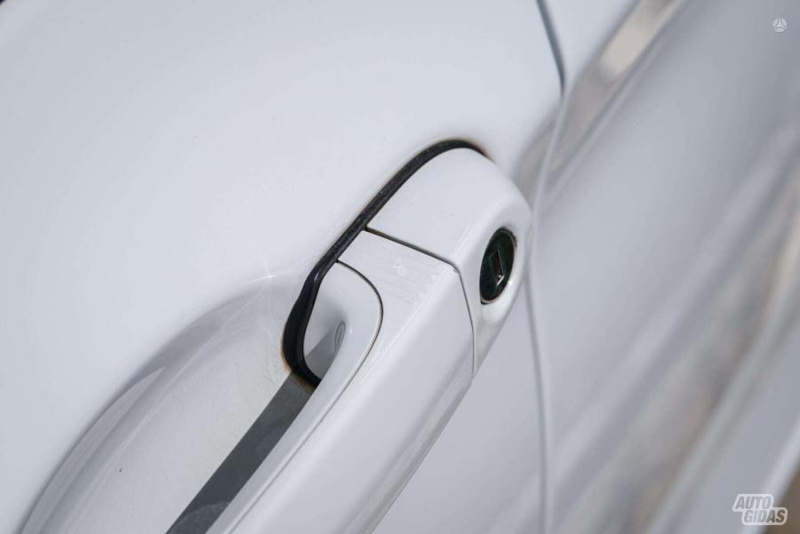 White BMW X3 2016 in Kaunas, with an engine capacity of 3.00 L and mileage of 251 thousand km for 15950 €, photo 9 on AUTOMOTO.COM.LV