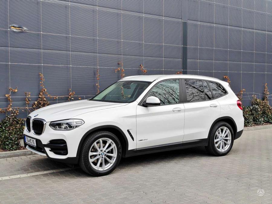 White BMW X3 2017 in Klaipeda, with an engine capacity of 2.00 L and mileage of 279 thousand km for 18950 €, photo 4 on AUTOMOTO.COM.LV