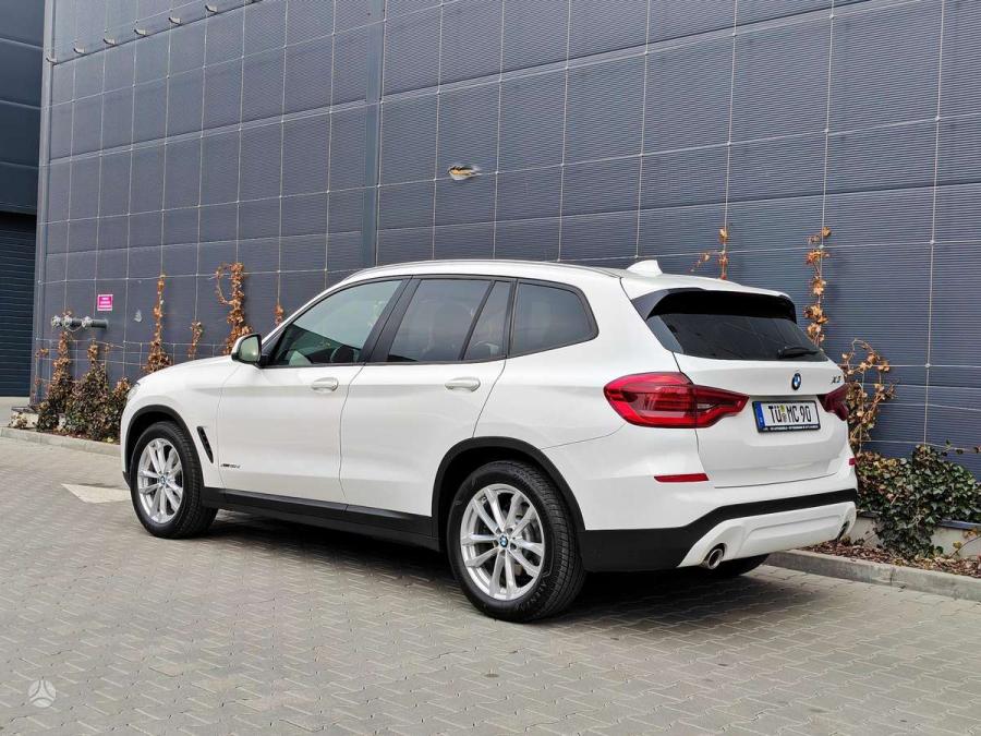 White BMW X3 2017 in Klaipeda, with an engine capacity of 2.00 L and mileage of 279 thousand km for 18950 €, photo 6 on AUTOMOTO.COM.LV