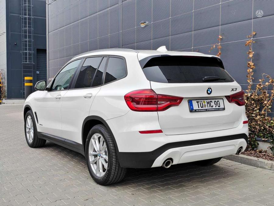 White BMW X3 2017 in Klaipeda, with an engine capacity of 2.00 L and mileage of 279 thousand km for 18950 €, photo 7 on AUTOMOTO.COM.LV