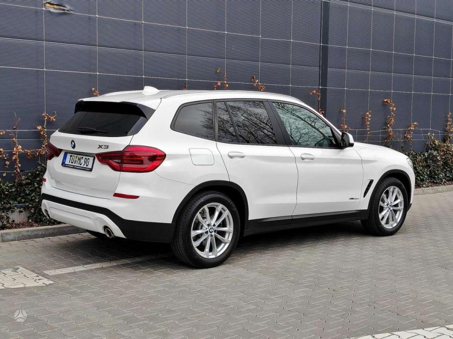 White BMW X3 2017 in Klaipeda, with an engine capacity of 2.00 L and mileage of 279 thousand km for 18950 €, photo 10 on AUTOMOTO.COM.LV