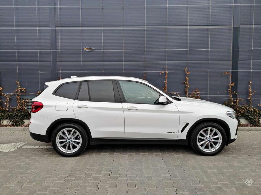 White BMW X3 2017 in Klaipeda, with an engine capacity of 2.00 L and mileage of 279 thousand km for 18950 €, photo 11 on AUTOMOTO.COM.LV