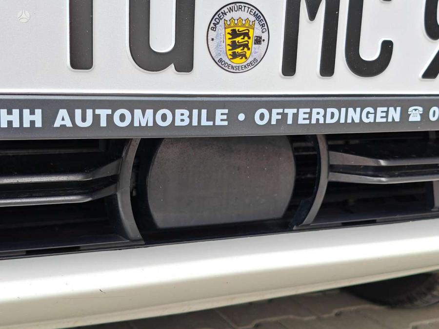 White BMW X3 2017 in Klaipeda, with an engine capacity of 2.00 L and mileage of 279 thousand km for 18950 €, photo 17 on AUTOMOTO.COM.LV