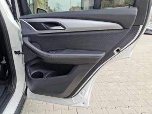 White BMW X3 2017 in Klaipeda, with an engine capacity of 2.00 L and mileage of 279 thousand km for 18950 €, photo 24 on AUTOMOTO.COM.LV