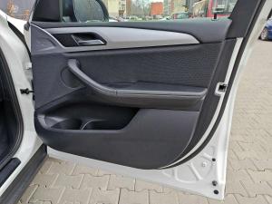 White BMW X3 2017 in Klaipeda, with an engine capacity of 2.00 L and mileage of 279 thousand km for 18950 €, photo 29 on AUTOMOTO.COM.LV