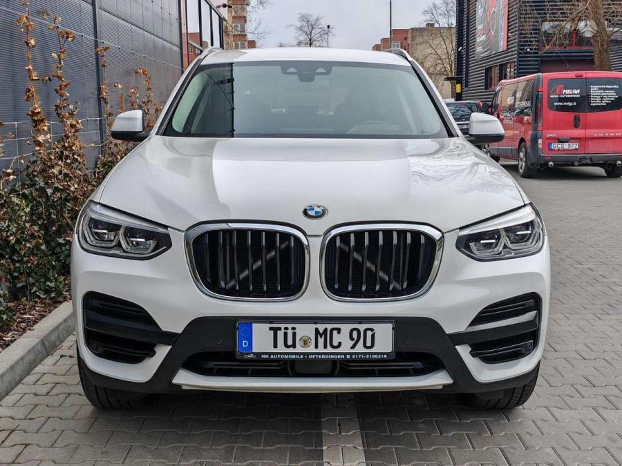 White BMW X3 2017 in Klaipeda, with an engine capacity of 2.00 L and mileage of 279 thousand km for 18950 €, photo 1 on AUTOMOTO.COM.LV