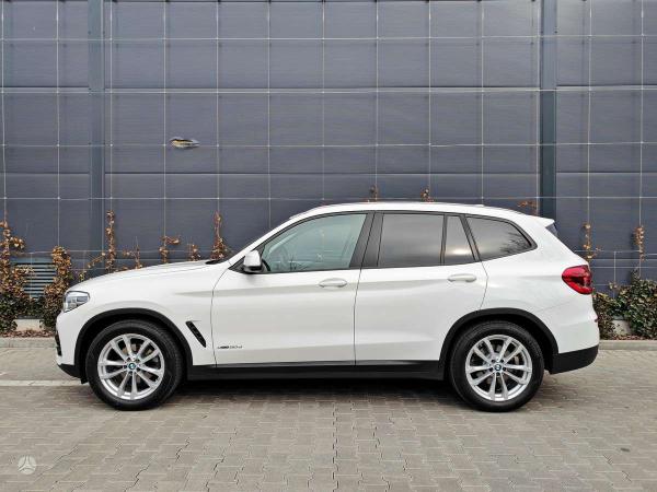 White BMW X3 2017 in Klaipeda, with an engine capacity of 2.00 L and mileage of 279 thousand km for 18950 €, photo 3 on AUTOMOTO.COM.LV