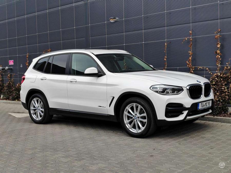 White BMW X3 2017 in Klaipeda, with an engine capacity of 2.00 L and mileage of 279 thousand km for 18950 €, photo 9 on AUTOMOTO.COM.LV