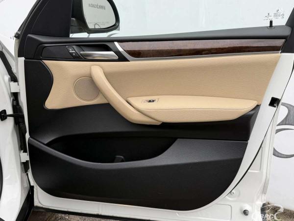 White BMW X3 2017 in Klaipeda, with an engine capacity of 2.00 L and mileage of 118 thousand km for 12600 €, photo 8 on AUTOMOTO.COM.LV