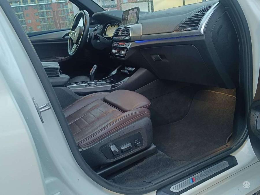 White BMW X3 2018 in Vilnius, with an engine capacity of 3.00 L and mileage of 162 thousand km for 26900 €, photo 30 on AUTOMOTO.COM.LV