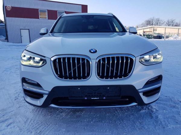 White BMW X3 2018 in Siauliai, with an engine capacity of 2.00 L and mileage of 167 thousand km for 23900 €, photo 2 on AUTOMOTO.COM.LV