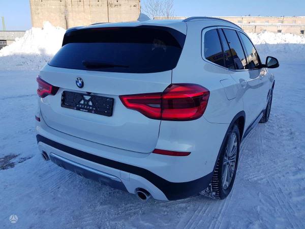 White BMW X3 2018 in Siauliai, with an engine capacity of 2.00 L and mileage of 167 thousand km for 23900 €, photo 5 on AUTOMOTO.COM.LV