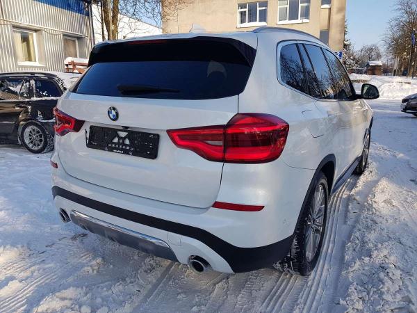 White BMW X3 2018 in Siauliai, with an engine capacity of 2.00 L and mileage of 168 thousand km for 23700 €, photo 4 on AUTOMOTO.COM.LV
