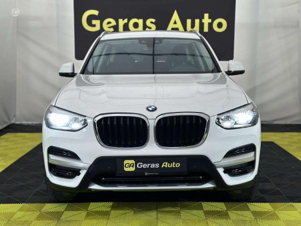 White BMW X3 2018 in Vilnius, with an engine capacity of 2.00 L and mileage of 189 thousand km for 18990 €, photo 2 on AUTOMOTO.COM.LV